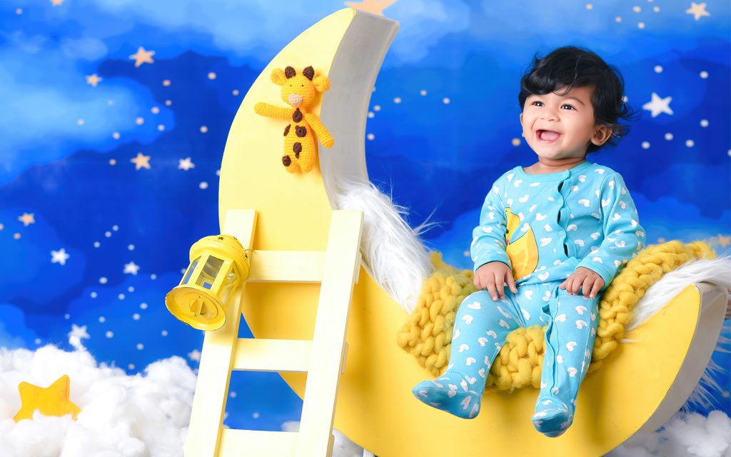 Moon Theme - Peekaboo Propstudios